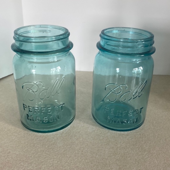 Ball Perfect Mason | Kitchen | Vintage 2 Ball Perfect Mason Aqua Blue ...